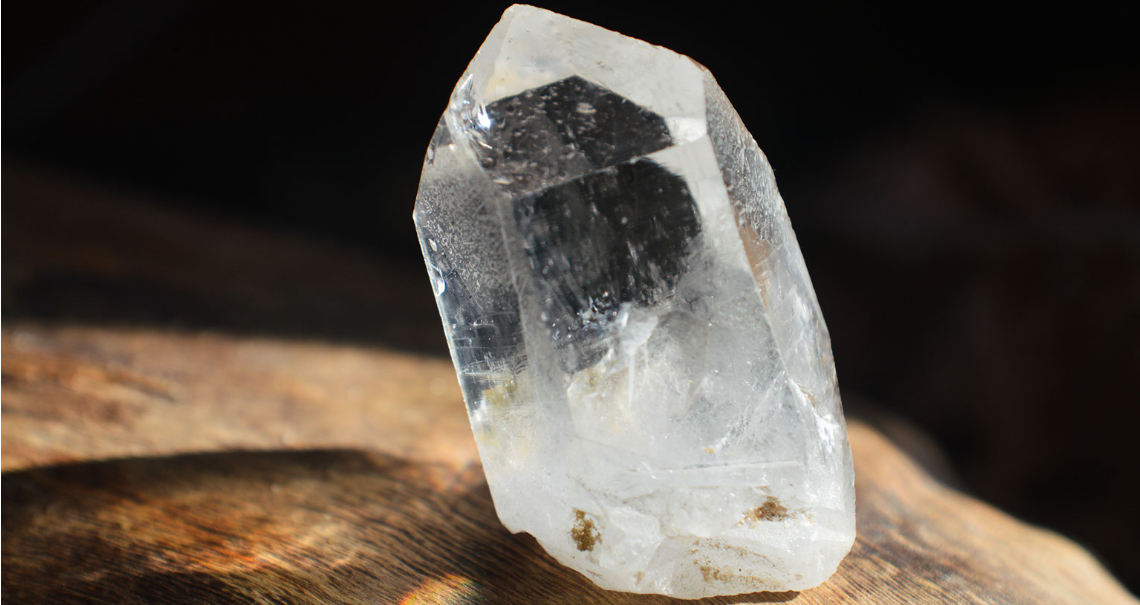 Cristal de Quartzo: Joias, História e Curiosidades Sobre a Pedra ...